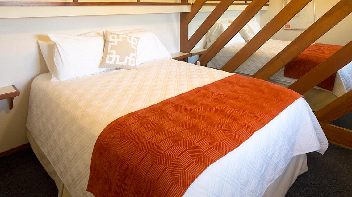 Mariners Boathouse And Beach Resort | Fort Myers - Fidelity Real Estate